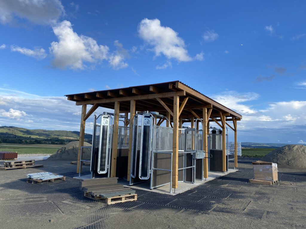 Aufbau der HIT-Fütterungsautomaten – HIT Aktivstall® Pferderesort Engesser